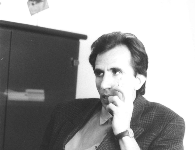 Besian Mustafa përkujton babanë në 23-vjetorin e vrasjes: Të vranë që ...