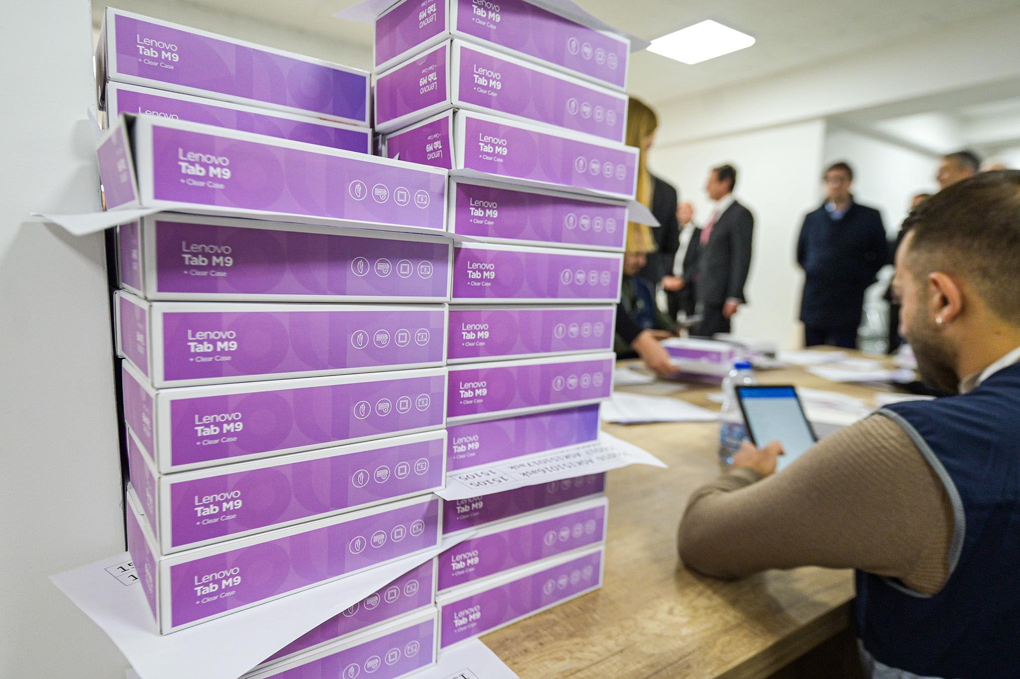 ASK tash i ka tabletat për të cilat u shty regjistrimi i popullsisë ...