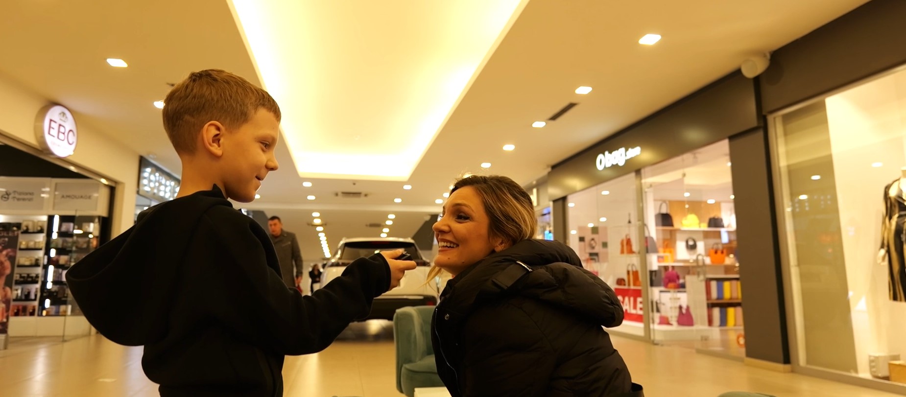 Çka është lumturia? 7-vjeçari zë ngushtë nënën e tij dhe qytetarët, mos ...