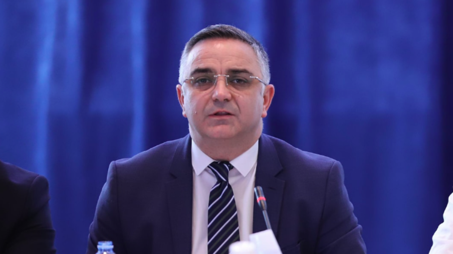 Tahiri për qeverinë Kurti: I kanë dëmtu të gjitha arritjet historike ...