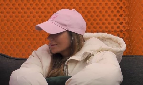 “Po ndihem si njeriu më i keq në botë”, Santiana shpërthen në lot kur ... “Po ndihem si njeriu më i keq në botë”, Santiana shpërthen në lot kur ...