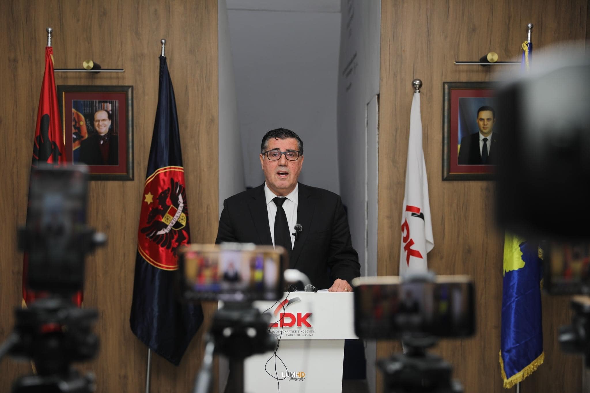 Haziri me kritika për VV-në: Mbrojtës të mëdhenj të Sanduloviqit, s ...