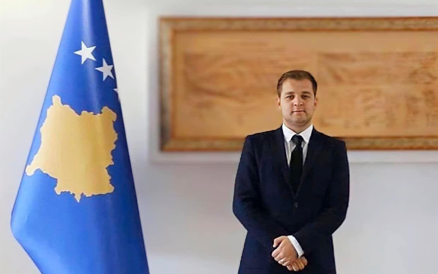 Zyberaj e mohoi që Naim Murseli ishte këshilltar, por Behgjet Pacolli ...