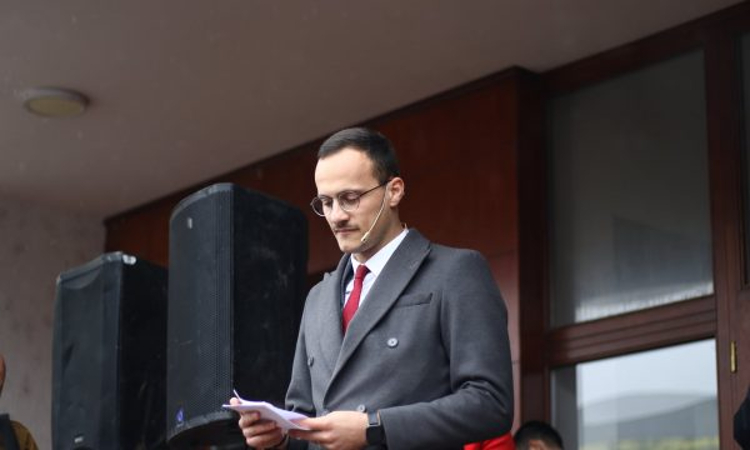 Kryetari i Gjilanit provokon Sylën gjatë emisionit, ky ia kthen: Kam ni ...