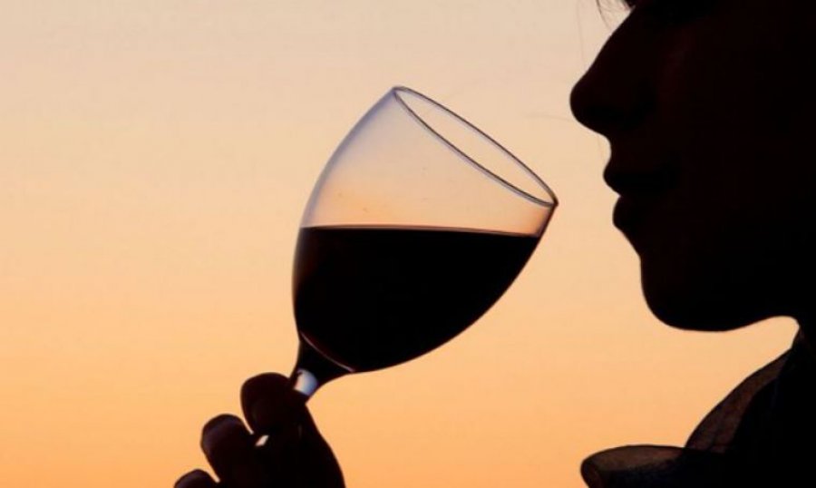 Të pish sasi të vogla të alkooli gjatë shtatzënisë është mjaftueshëm ...
