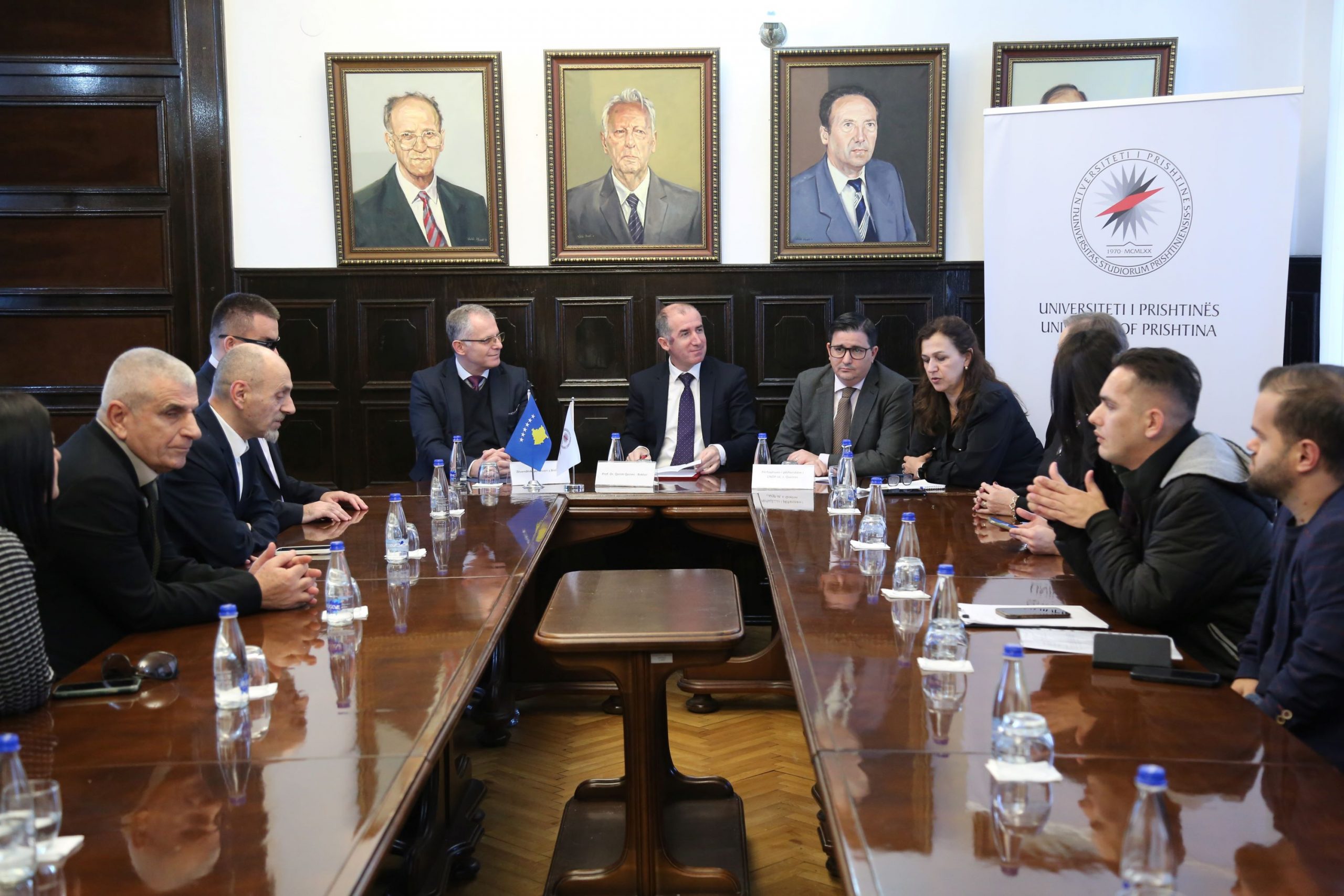 Bislimi viziton Qendrën e studentëve me nevoja të veçanta në ...