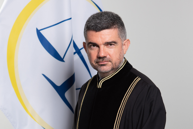 Gjykatësi i Gjykatës Speciale, Nicolas Guillou, zgjidhet gjykatës në ...