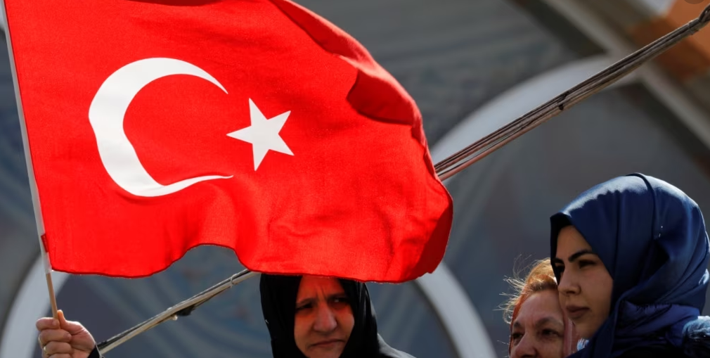 Pas polemikave fetare, Turqia gjobit serialin e njohur televiziv ...