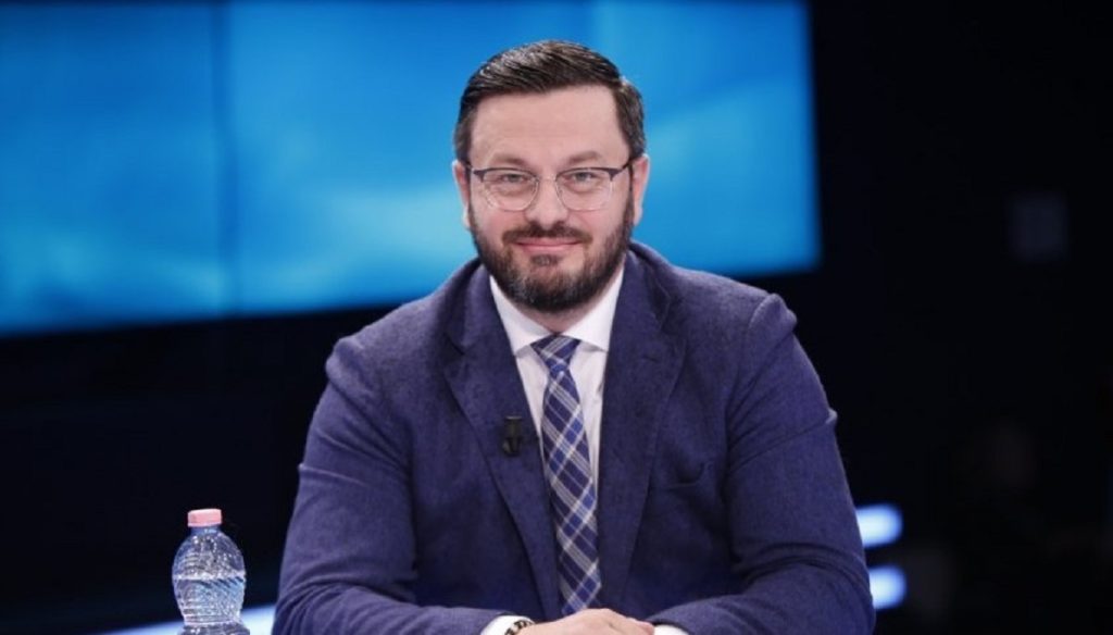 Dallëndyshe Bici refuzoi mandatin, Plarent Ndreca do të zërë vendin e ... Dallëndyshe Bici refuzoi mandatin, Plarent Ndreca do të zërë vendin e ...