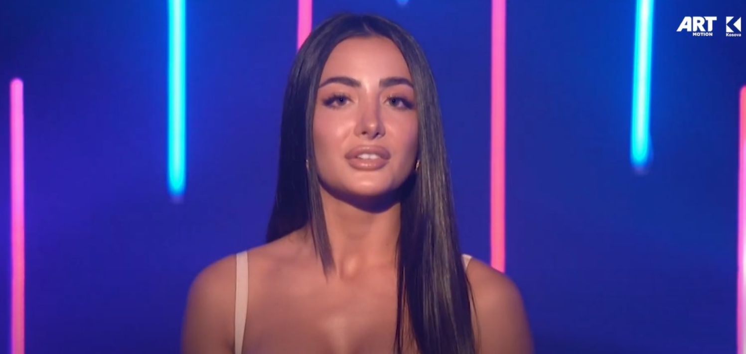 Alba ëmbëlson banorët me akullore e torte pikërisht në ditëlindjen e ...