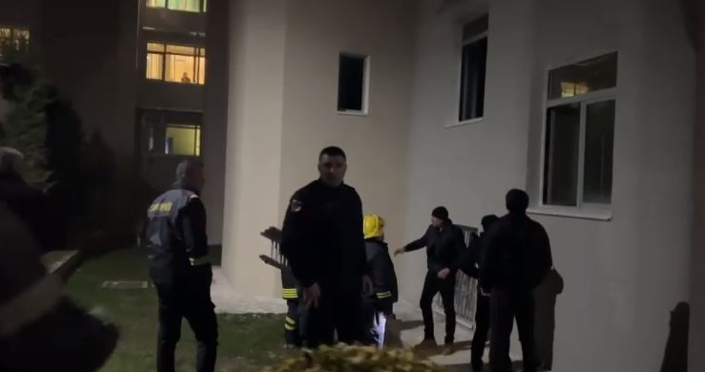Zjarri në pavionin e kirurgjisë, flet drejtori i spitalit të Shkodrës ... Zjarri në pavionin e kirurgjisë, flet drejtori i spitalit të Shkodrës ...