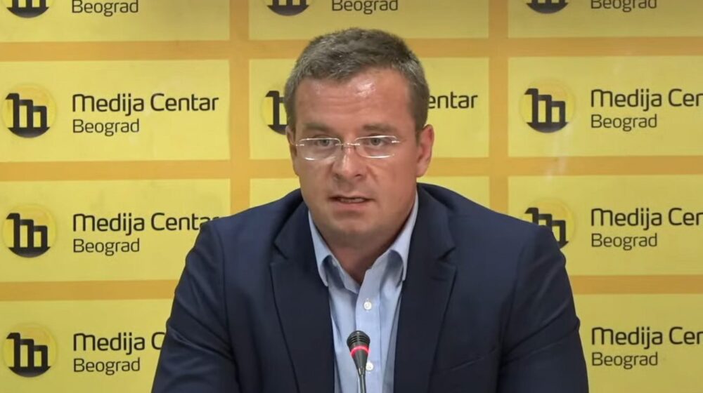 Avokati Stojkovic: Vulin po gënjen për Sanduloviqin - Gazeta Express