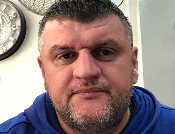 EMRI/ 43 vjeçari shqiptar plagoset në një atentat në Greqi, me të ... EMRI/ 43 vjeçari shqiptar plagoset në një atentat në Greqi, me të ...
