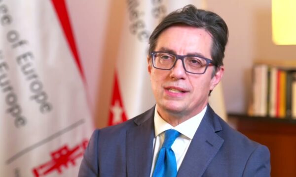 Nesër në Kosovë vjen presidenti i Maqedonisë së Veriut Pendarovski ... Nesër në Kosovë vjen presidenti i Maqedonisë së Veriut Pendarovski ...
