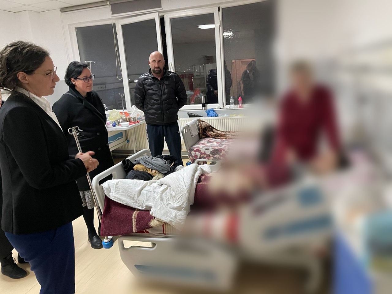 Rizvanolli viziton dy minatorët në Spitalin e Mitrovicës: Përkundër ...