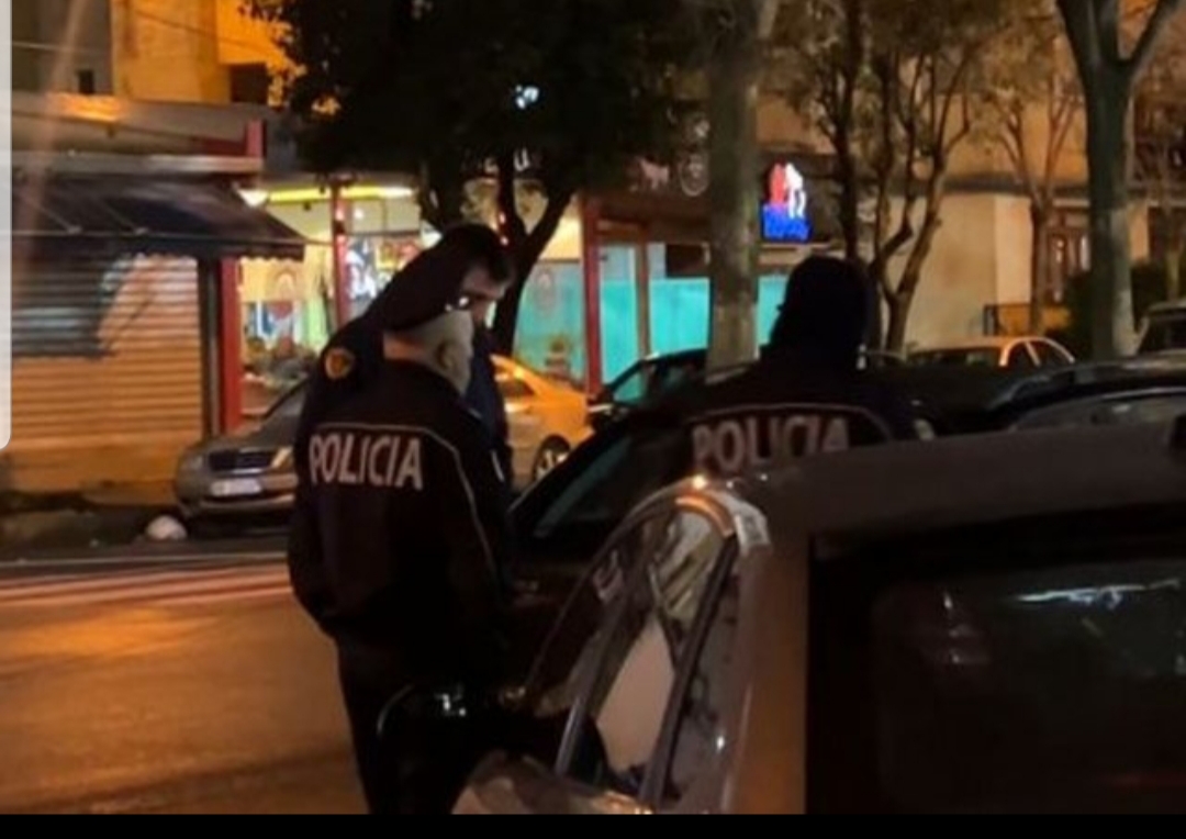 Atentat në Shkodër, 60 vjeçari plagoset duke hyrë në makinë - Gazeta ... Atentat në Shkodër, 60 vjeçari plagoset duke hyrë në makinë - Gazeta ...