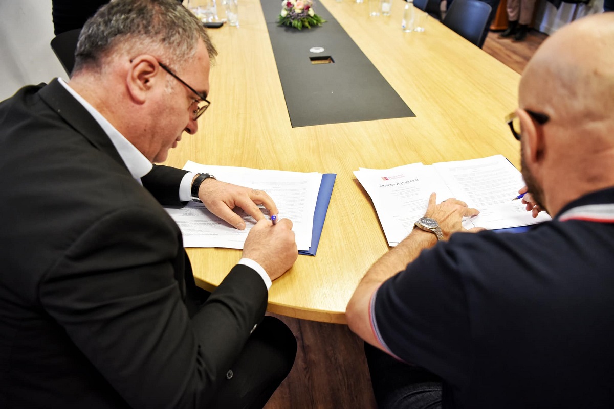 Nënshkruhet marrëveshje mes MKRS-së dhe Shoqatës Evropiane të Kartës Rinore - Gazeta Express