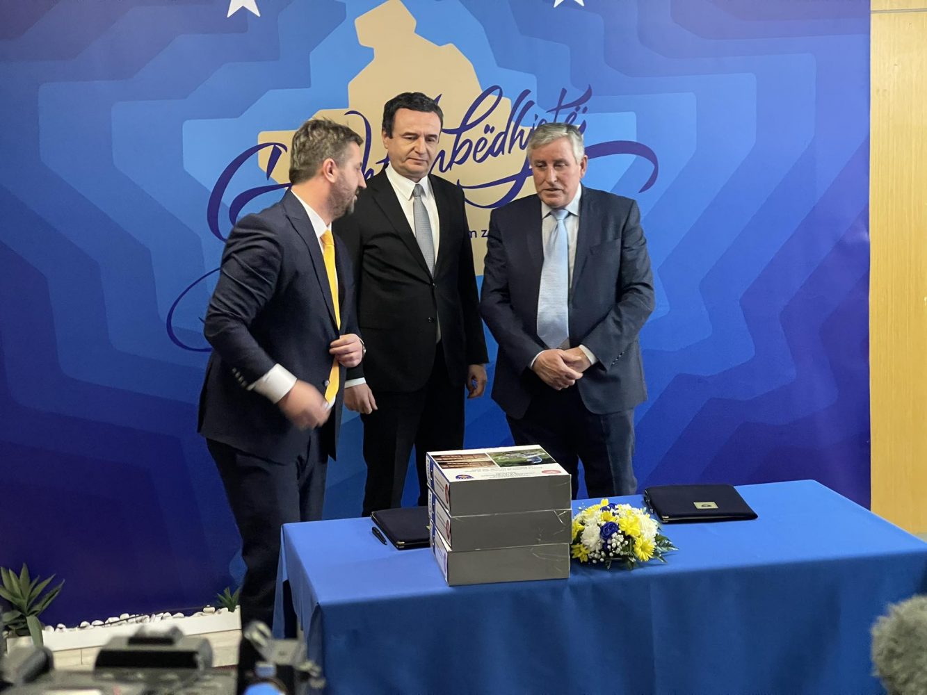 Funksionalizohet Instituti i Krimeve të Kryera Gjatë Luftës, dorëzohen ... Funksionalizohet Instituti i Krimeve të Kryera Gjatë Luftës, dorëzohen ...