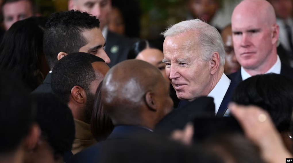 Anketimet, bie mbështetja për Presidentin Biden për shkak të ekonomisë ... Anketimet, bie mbështetja për Presidentin Biden për shkak të ekonomisë ...