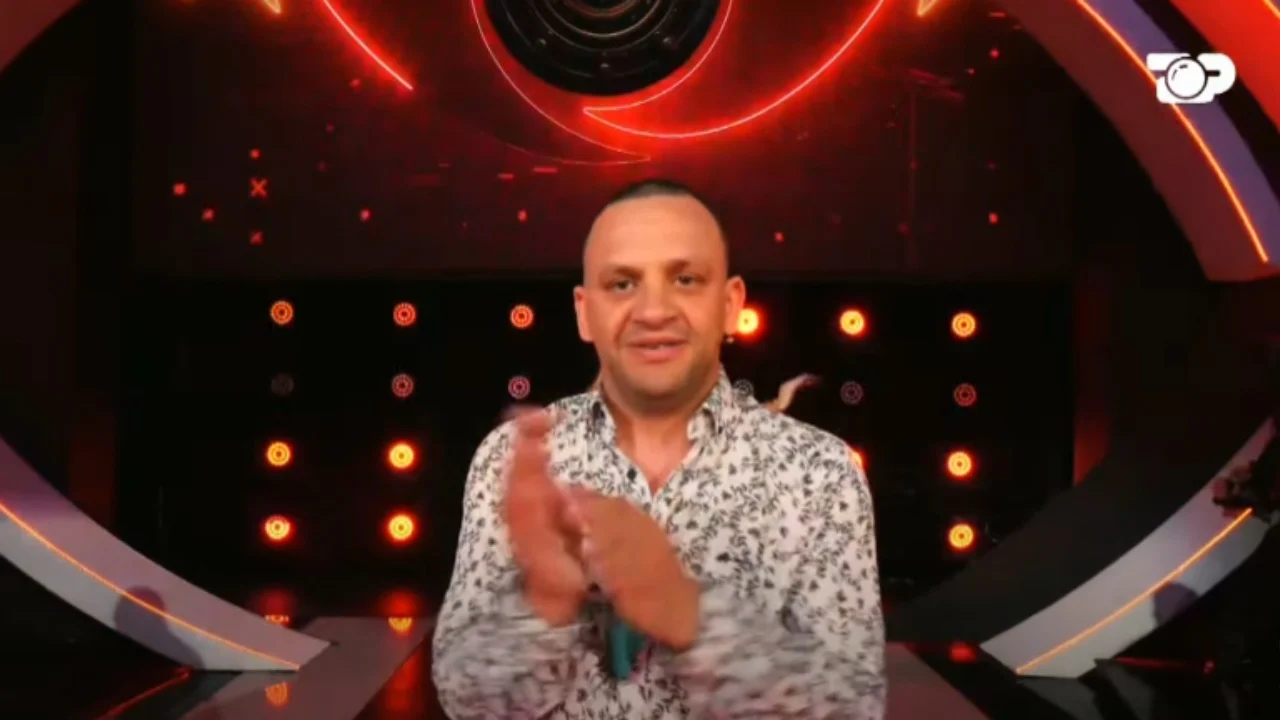 Elvisi Banori Që Lë Shtëpinë E Big Brother Gazeta Express