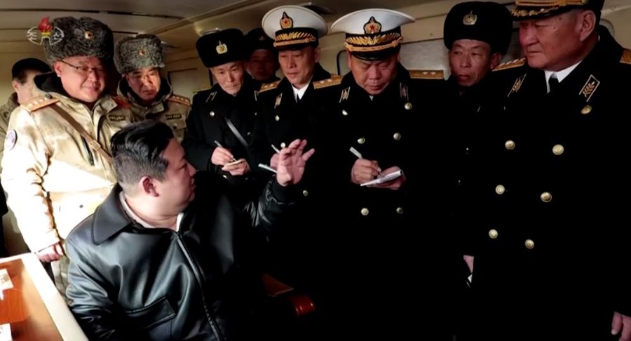 Kim Jong Un mbikëqyr testimin e raketës tokë-det, bën thirrje për ... Kim Jong Un mbikëqyr testimin e raketës tokë-det, bën thirrje për ...