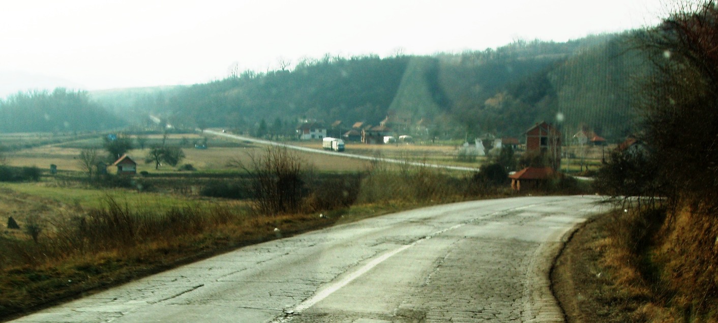 Serbët e zhvendosur nga Kosova paralajmërojnë bllokimin e rrugëve në ... Serbët e zhvendosur nga Kosova paralajmërojnë bllokimin e rrugëve në ...