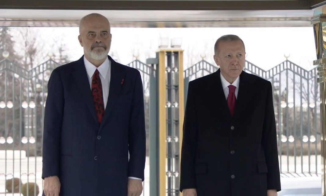 Edi Rama pritet me ceremoni zyrtare nga Erdogan - Gazeta Express