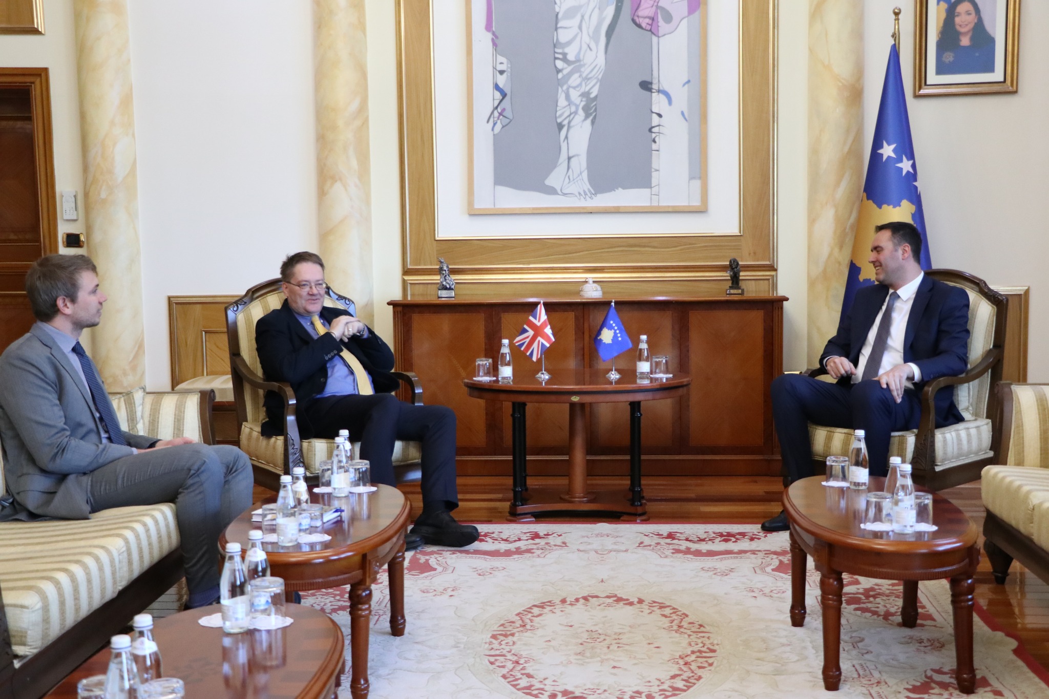 Abott porosi Konjufcës për dinarin: Rregullorja e BQK’së të mos shihet ...