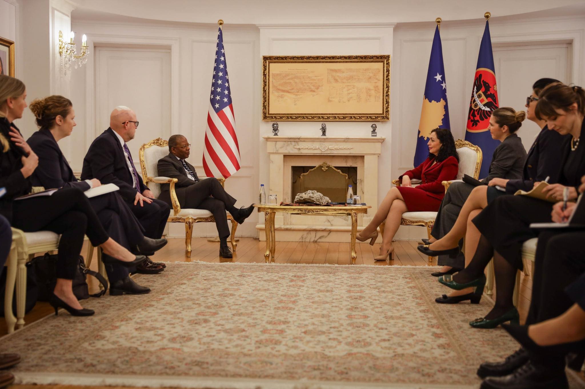 Amerikanët shmangin Kurtin dhe zyrtarët tjerë të Qeverisë - Ambasada ...