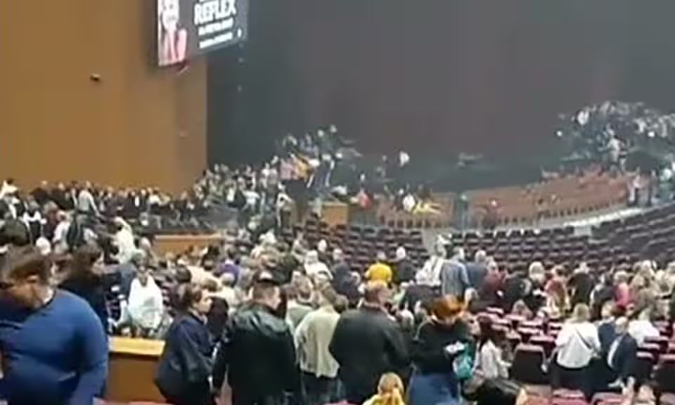 Dyshime për sulm terrorist, FSB ruse: 40 të vdekur, më shumë se 100 të ... Dyshime për sulm terrorist, FSB ruse: 40 të vdekur, më shumë se 100 të ...