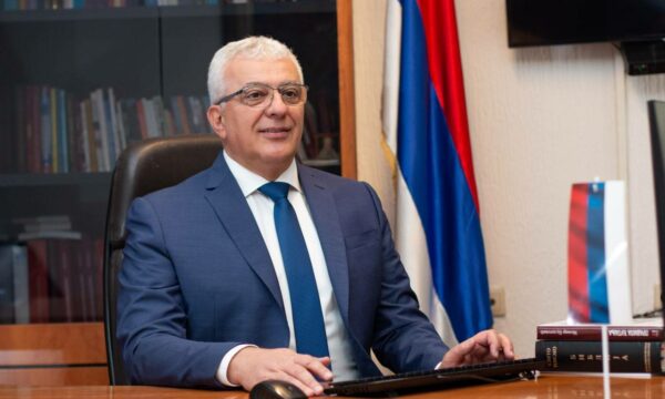 Parlamenti malazez sot me iniciativën për shkarkimin e Mandiqit ... Parlamenti malazez sot me iniciativën për shkarkimin e Mandiqit ...