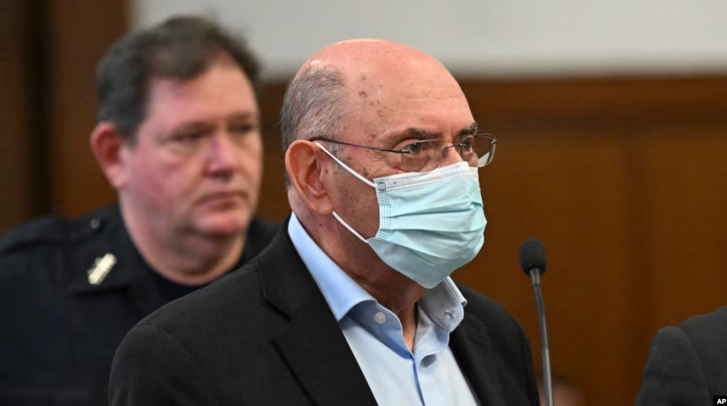 Ish-shefi i financave i Organizatës Trump pranon fajësinë për dëshmi të ...