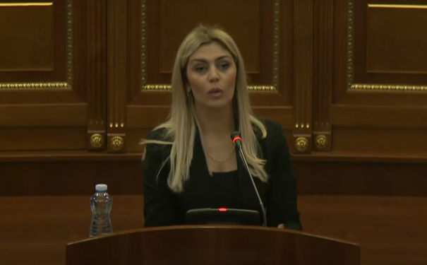 Deliu-Kodra: Në vend se paratë të shkojnë në çerdhe po shkojnë në ... Deliu-Kodra: Në vend se paratë të shkojnë në çerdhe po shkojnë në ...