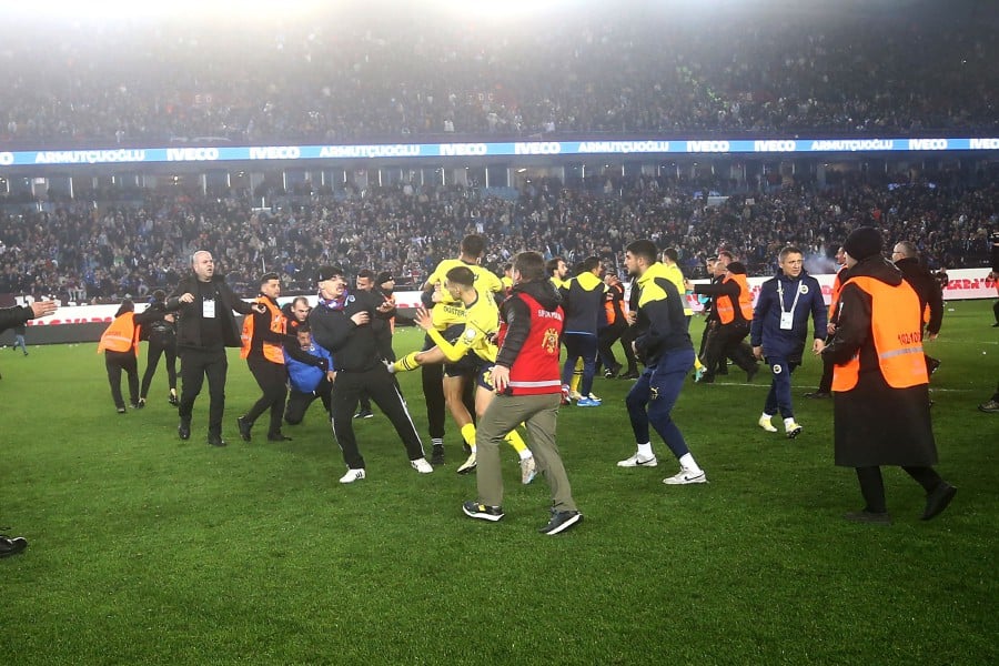 Infantino kërkon të merren masa, pas dhunës në ndeshjen Trabzonspor ... Infantino kërkon të merren masa, pas dhunës në ndeshjen Trabzonspor ...