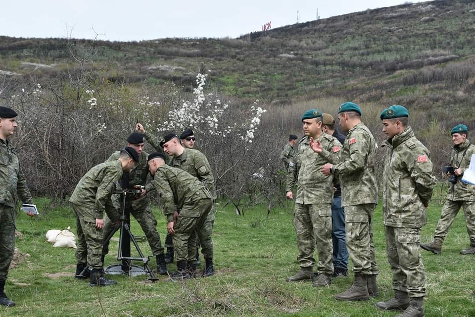 Në bashkëpunim me ushtrinë turke, FSK përfundon një trajnim që kishte ... Në bashkëpunim me ushtrinë turke, FSK përfundon një trajnim që kishte ...