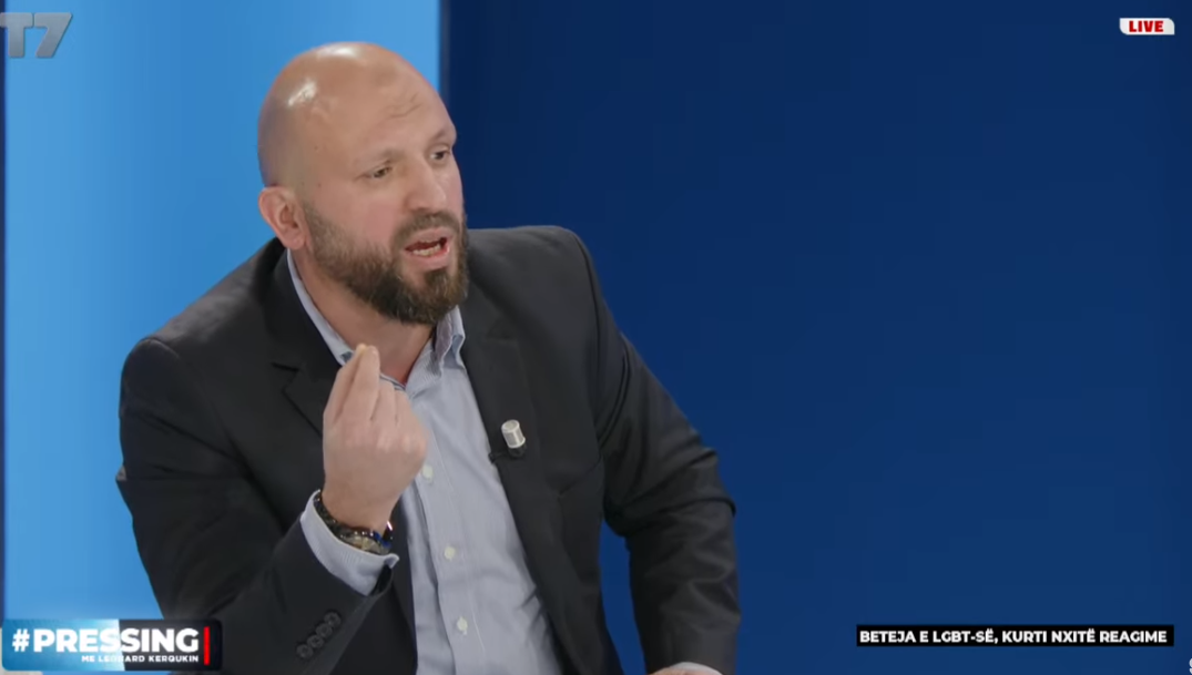 Gëzim Kelmendi lutet në emision që Azdren Shala ta nis namazin - Gazeta ...