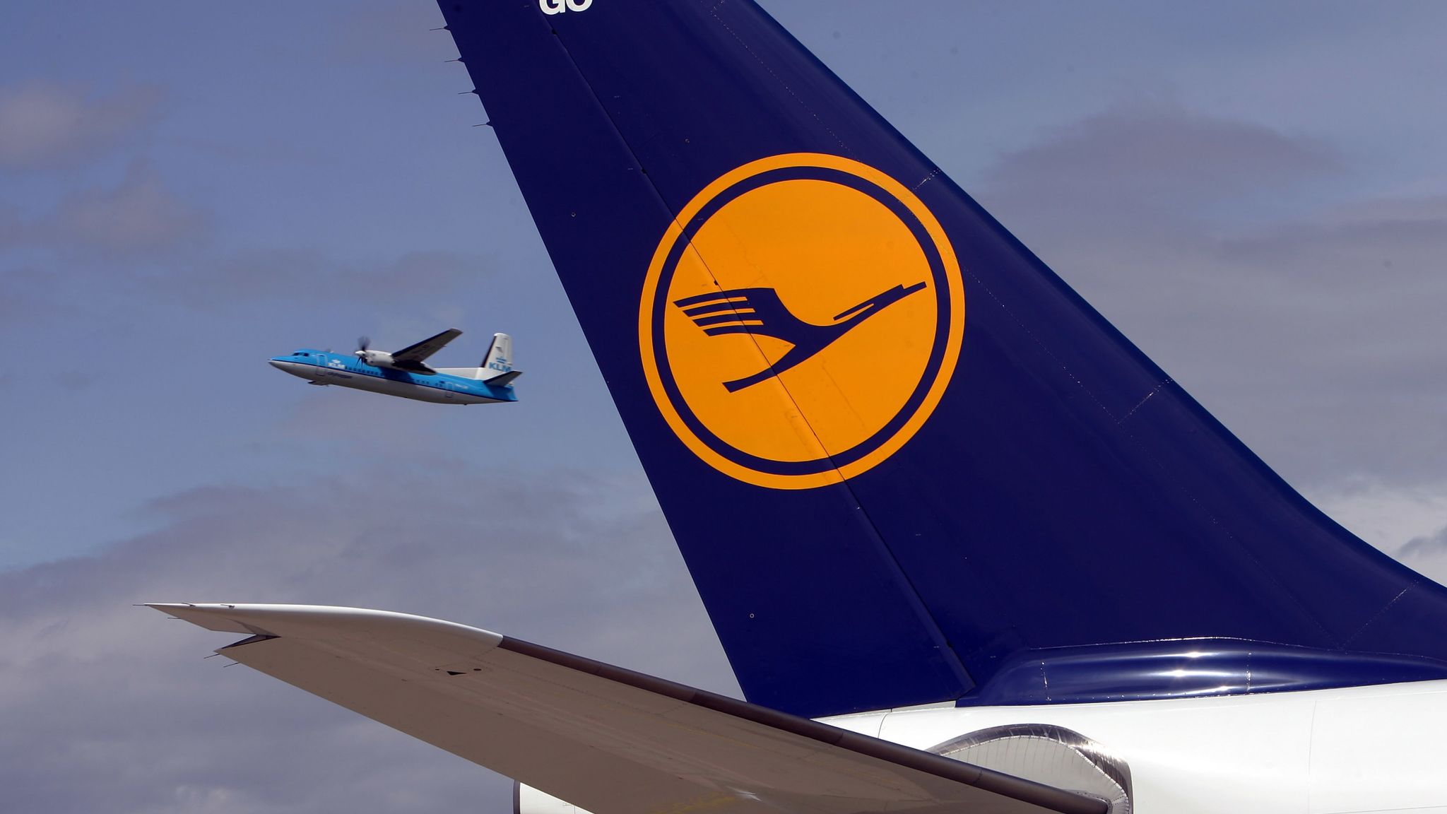 Lufthansa pezullon fluturimet në Iran mes krizës në Lindjen e Mesme ... Lufthansa pezullon fluturimet në Iran mes krizës në Lindjen e Mesme ...