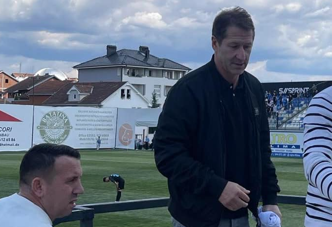 Foda edhe sot në stadium, ndjek nga afër derbin Llapi-Drita - Gazeta ... Foda edhe sot në stadium, ndjek nga afër derbin Llapi-Drita - Gazeta ...