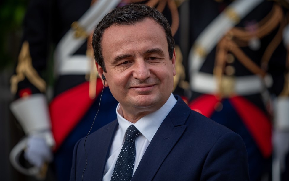 Kurti s'e lëshon edhe një takim tjetër të Partisë Socialiste Europiane ... Kurti s'e lëshon edhe një takim tjetër të Partisë Socialiste Europiane ...