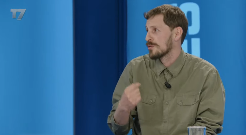 Jasharaj: Qeverisë i konvenojnë që në media dalin disa njerëz që lidhen me "regjimin e vjetër ...