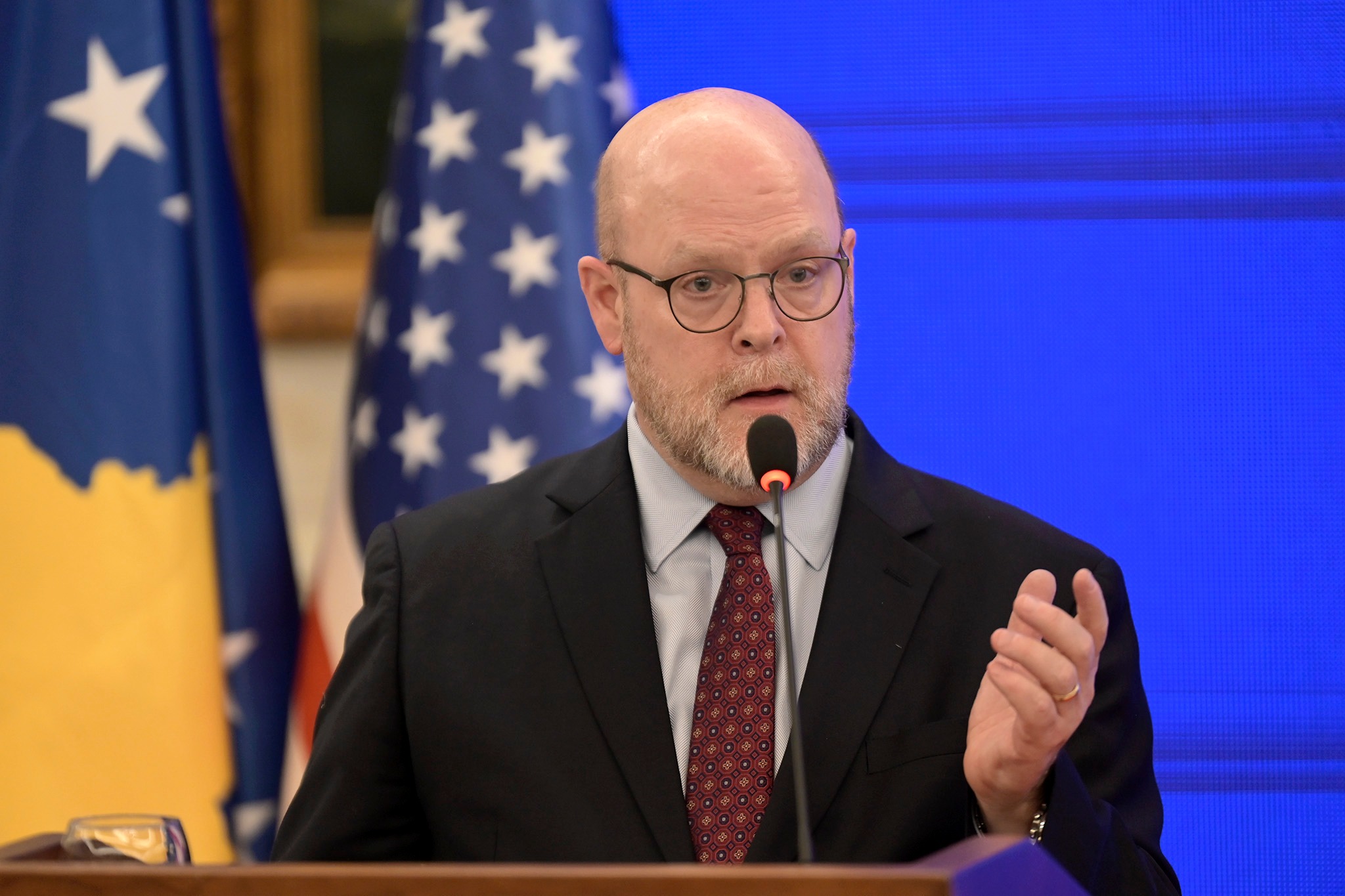 Hovenier: Kosova mund të përparojë vetëm me përkrahjen e SHBA-së, duhet ... Hovenier: Kosova mund të përparojë vetëm me përkrahjen e SHBA-së, duhet ...