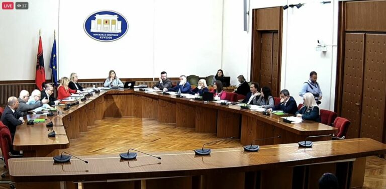 Emrat/ Komisioni Hetimor për Shëndetësinë, caktohen 4 ekspertët ... Emrat/ Komisioni Hetimor për Shëndetësinë, caktohen 4 ekspertët ...