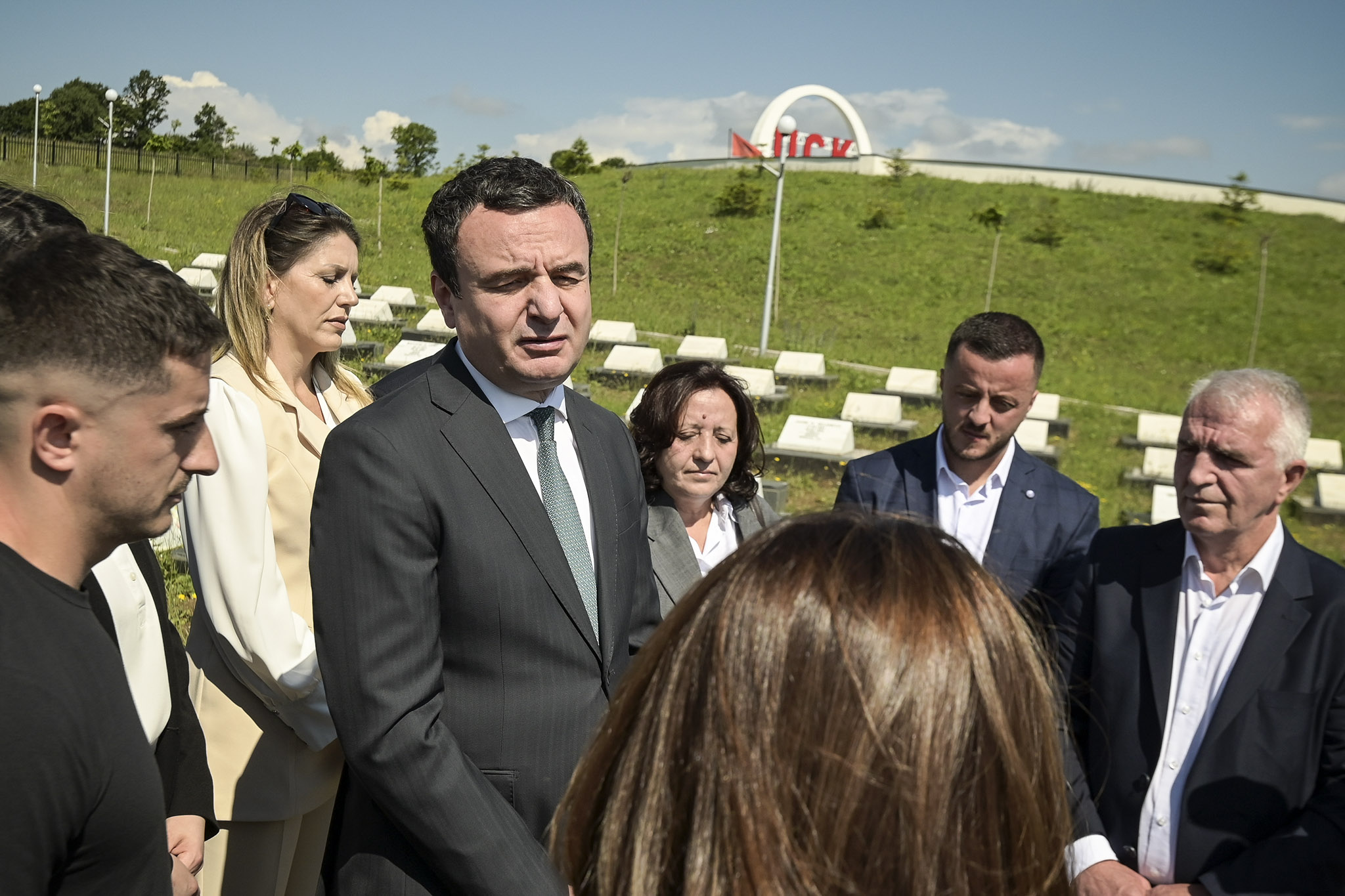 25 vjetori i rënies së Rasim Kiçinës dhe Ragip Halilajt, Kurti bën ...