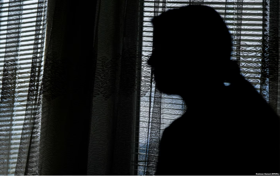 “E lindur për së dyti” - Gratë luftojnë dhunën në familje me pavarësim ...