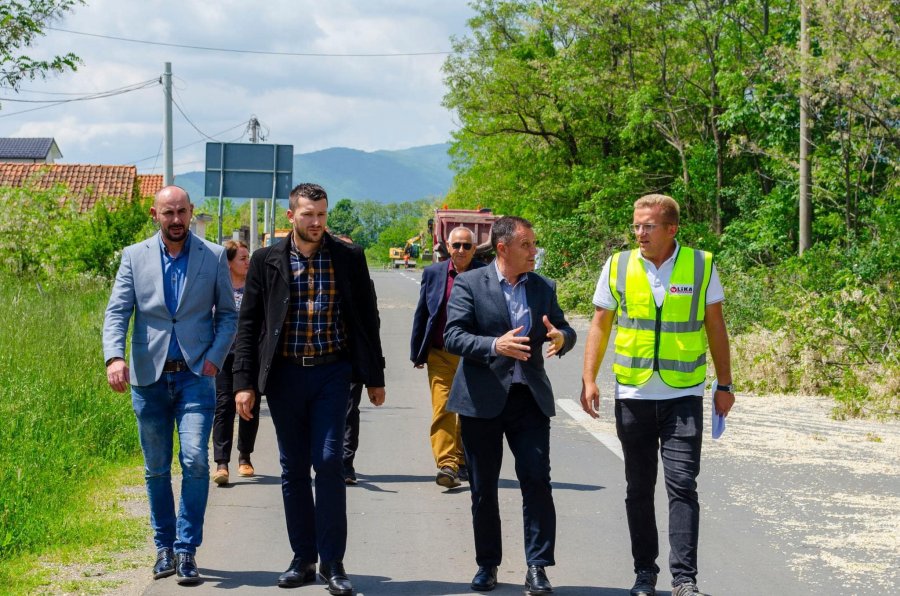 Nisin punimet e rrugës Junik – Rastavicë, që lidh Junikun me Pejën dhe ...