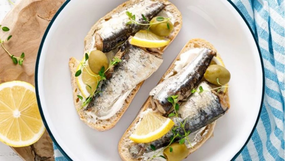 Shkencëtarët: Ngrënia e sardeles në vend të mishit të kuq do të ...