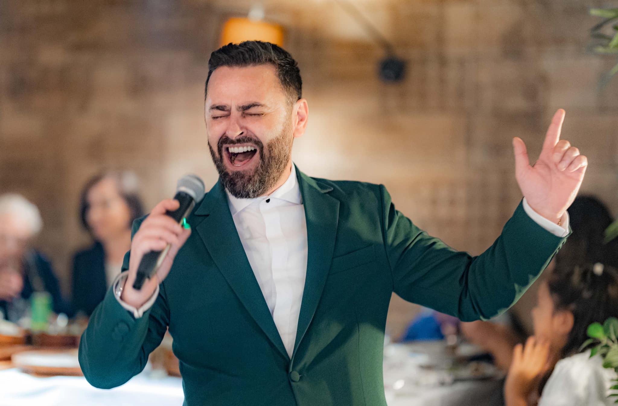 Asim Gashi vjen me ‘’Unplugged 4’’, album që përmban 12 përpunime nga ...