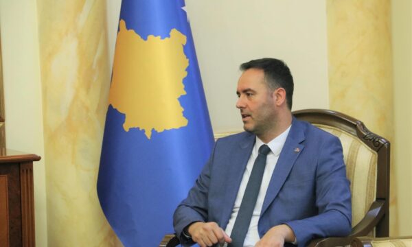 Konjufca Padit Natyra Kuçin E Psd Së Për Deklaratat Se Glauku U Pasurua Shpejt Me Shtëpi E
