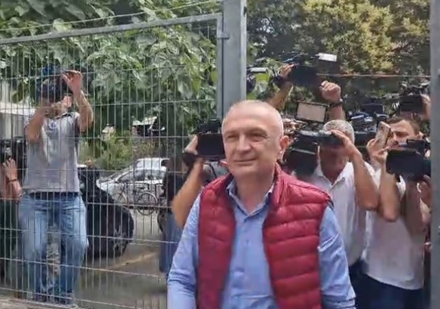 Ilir Meta paraqitet në SPAK: Po shkoj te Dumdumani që s’guxon t’i ... Ilir Meta paraqitet në SPAK: Po shkoj te Dumdumani që s’guxon t’i ...