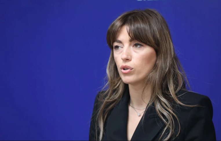 Haxhiu kujton me dhimbje të zhdukurit me dhunë gjatë luftës në Kosovë ...